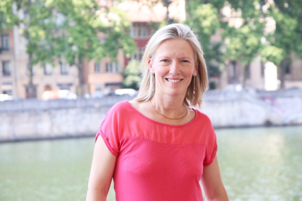 En Rouge et Noir (Aude Mirkovic) - medias-presse.info