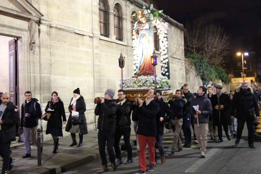 Reportage - Procession à Paris en l'honneur de l'Immaculée Conception ...